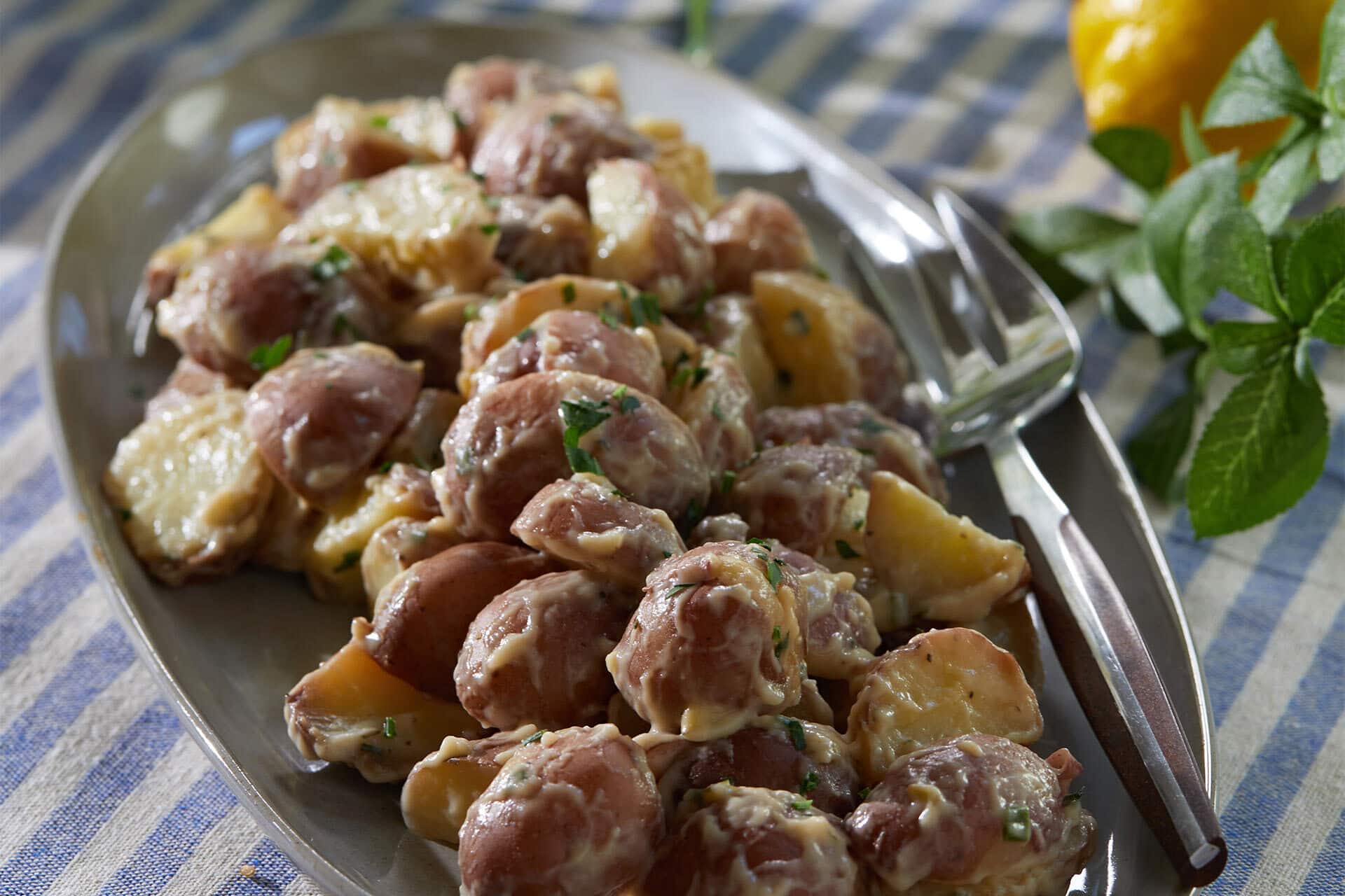 Garlic Cheddar Potatoes | Pioneer